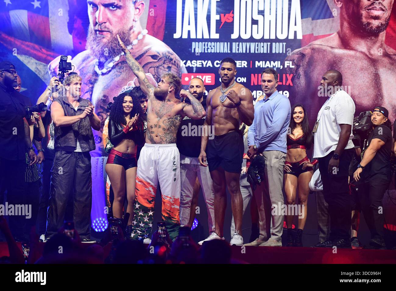 Jake Paul and Anthony Joshua pose during the official weigh-in at the ...
