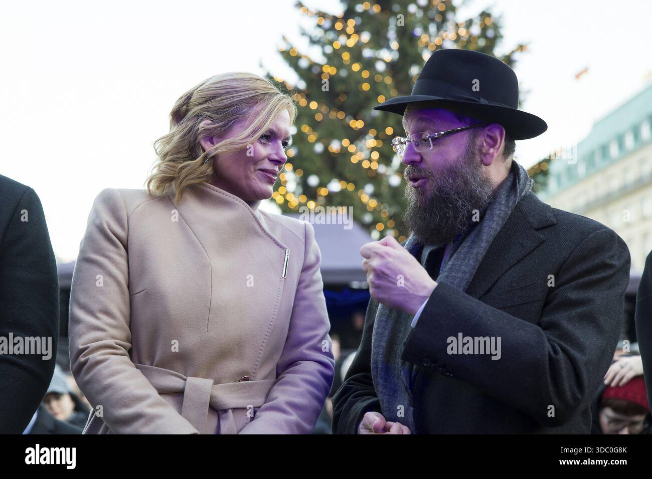 Julia Kloeckner (President of the German Bundestag) and Yehuda Teichtal ...