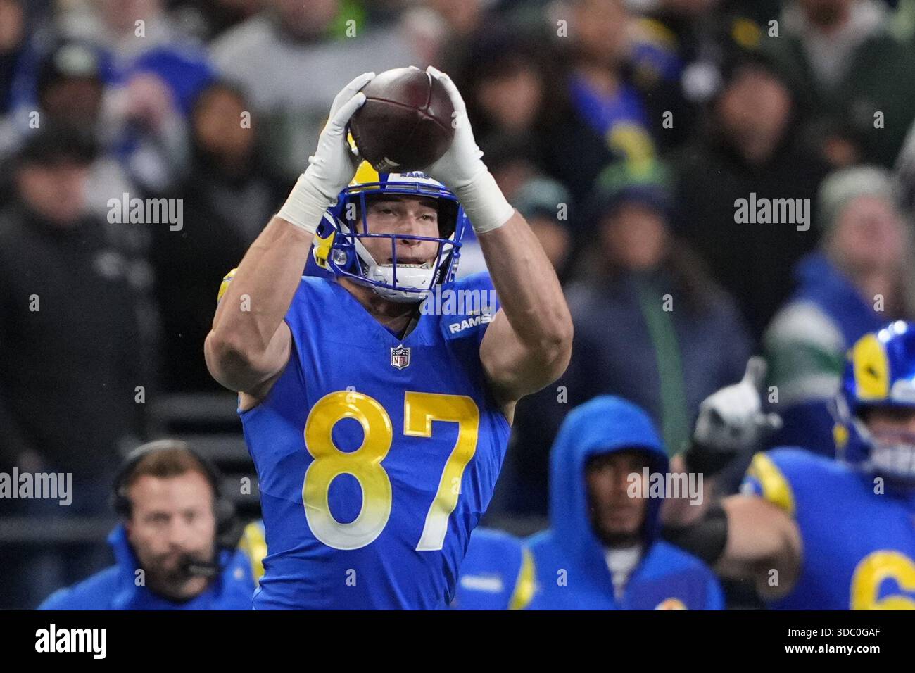 Los Angeles Rams tight end Davis Allen (87) catches the ball during the ...