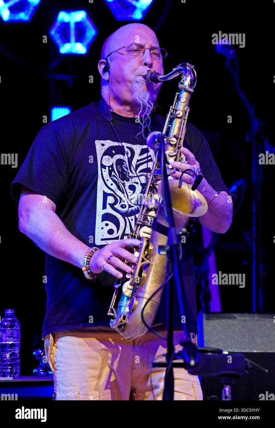 Jeff Coffin on stage for Béla Fleck & The Flecktones Jingle All the Way ...