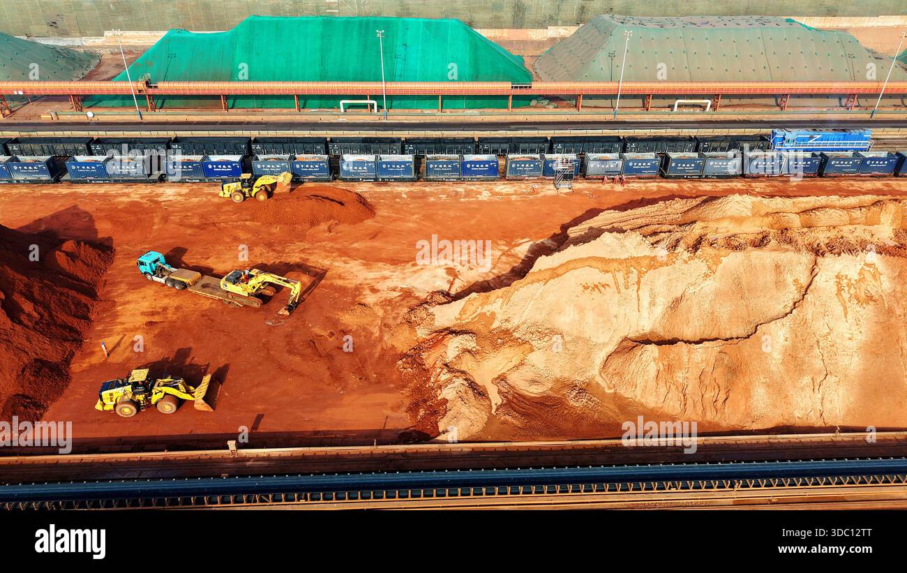 QINGDAO, CHINA - DECEMBER 19, 2025 - A train was loaded with imported ...