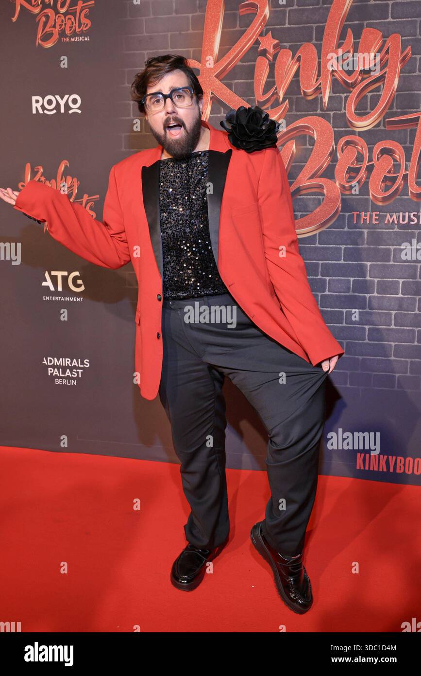 18.12.2025, Steven Preisner , Premiere von Kinky Boots - The Musical ...