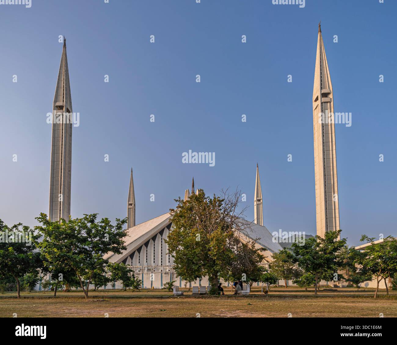 Landscape view of modern architecture of landmark Faisal mosque ...