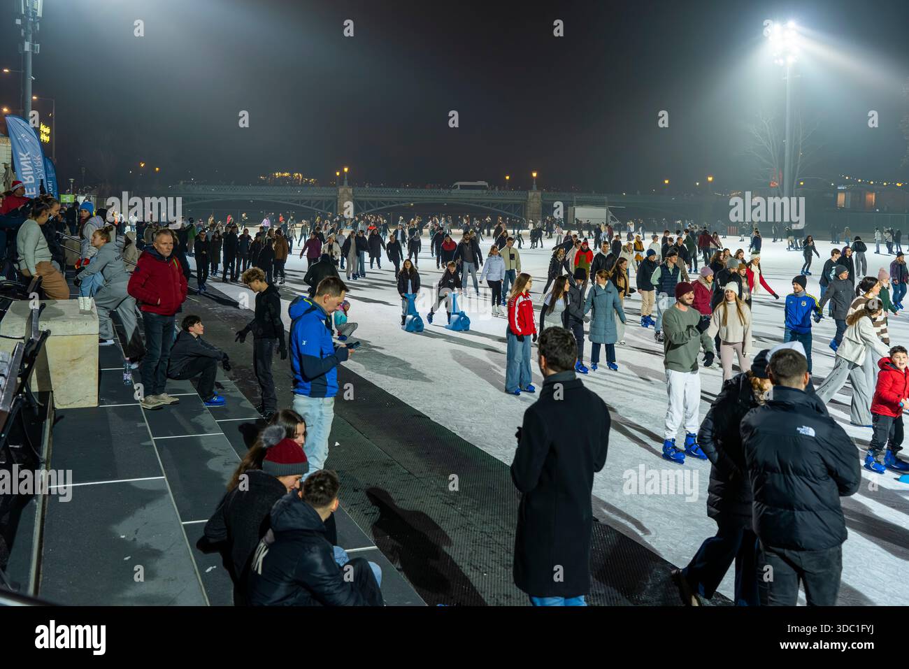 Budapest hungary december 2025 crowd hi-res stock photography and ...