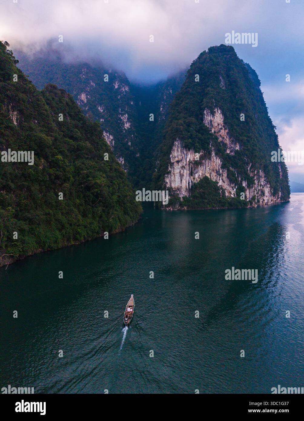 Experience beauty khao sok hi-res stock photography and images - Alamy