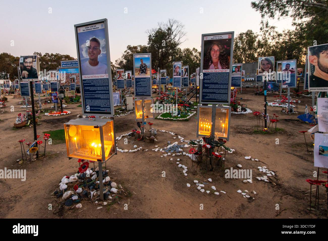 Hanukkah jewish memorial hi-res stock photography and images - Alamy