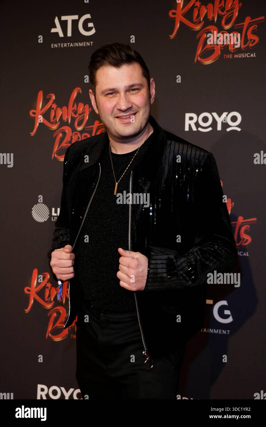 Sebastian Raetzel bei der Deutschland Premiere von Kinky Boots im ...