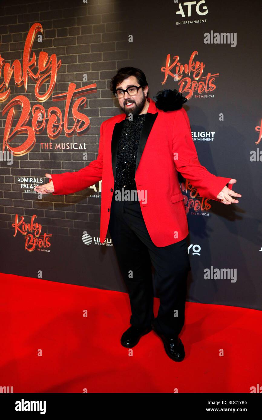 Steven Preisner bei der Deutschland Premiere von Kinky Boots im ...