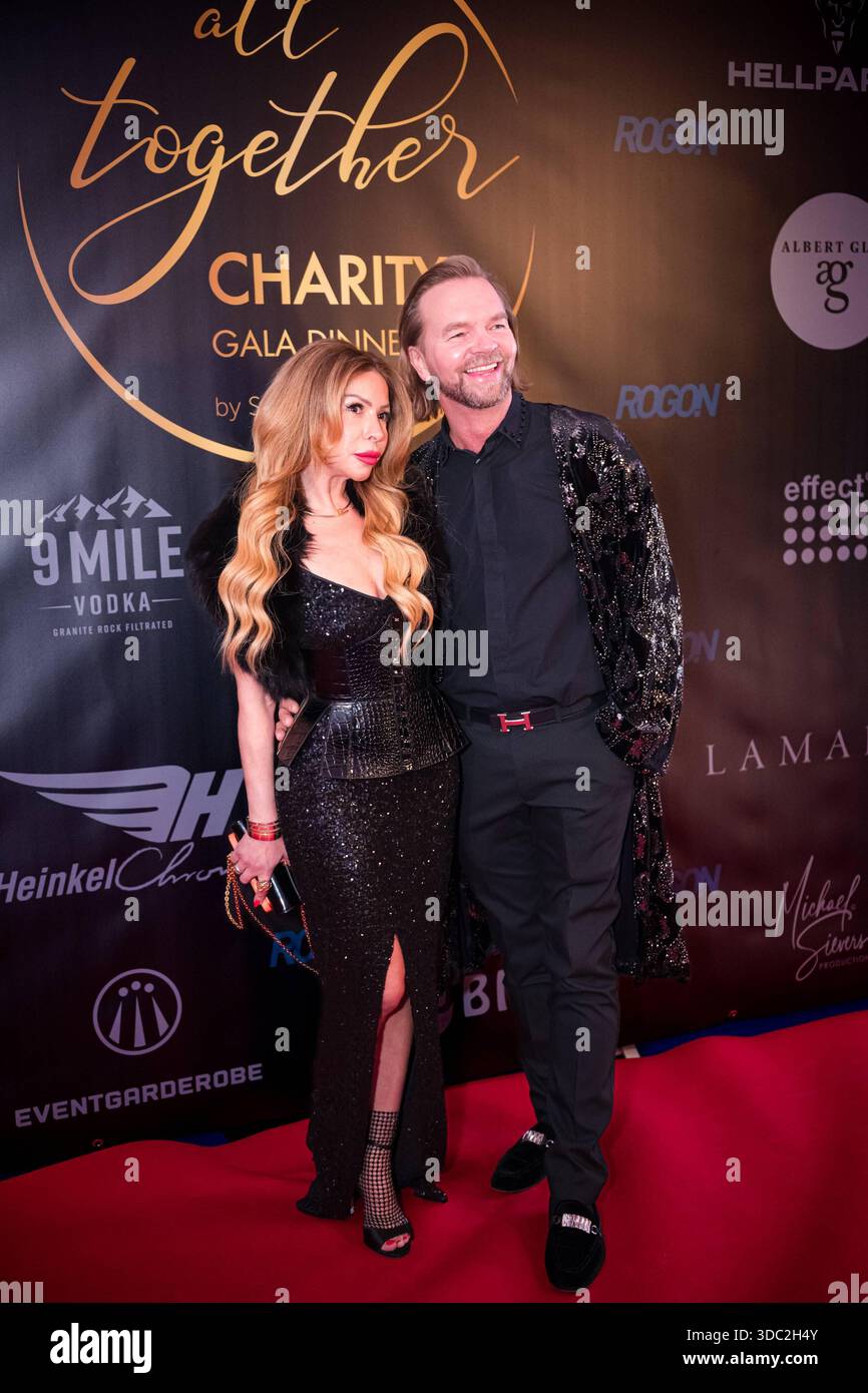 Thomas Seith und weitere Personen beim Charity Gala Dinner im Winter ...