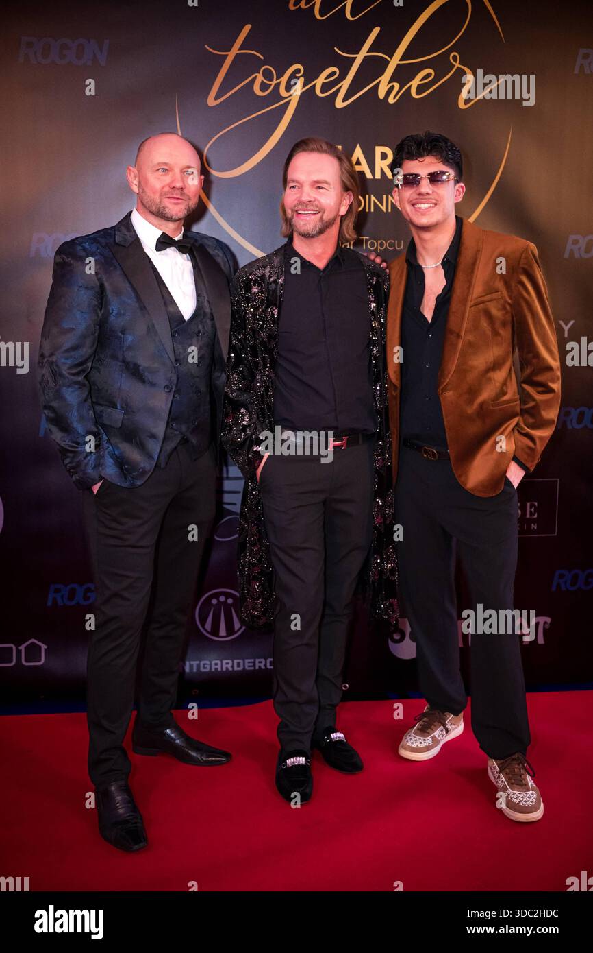 Martin Makowski, Thomas Seith und Fyiew beim Networking auf dem roten ...