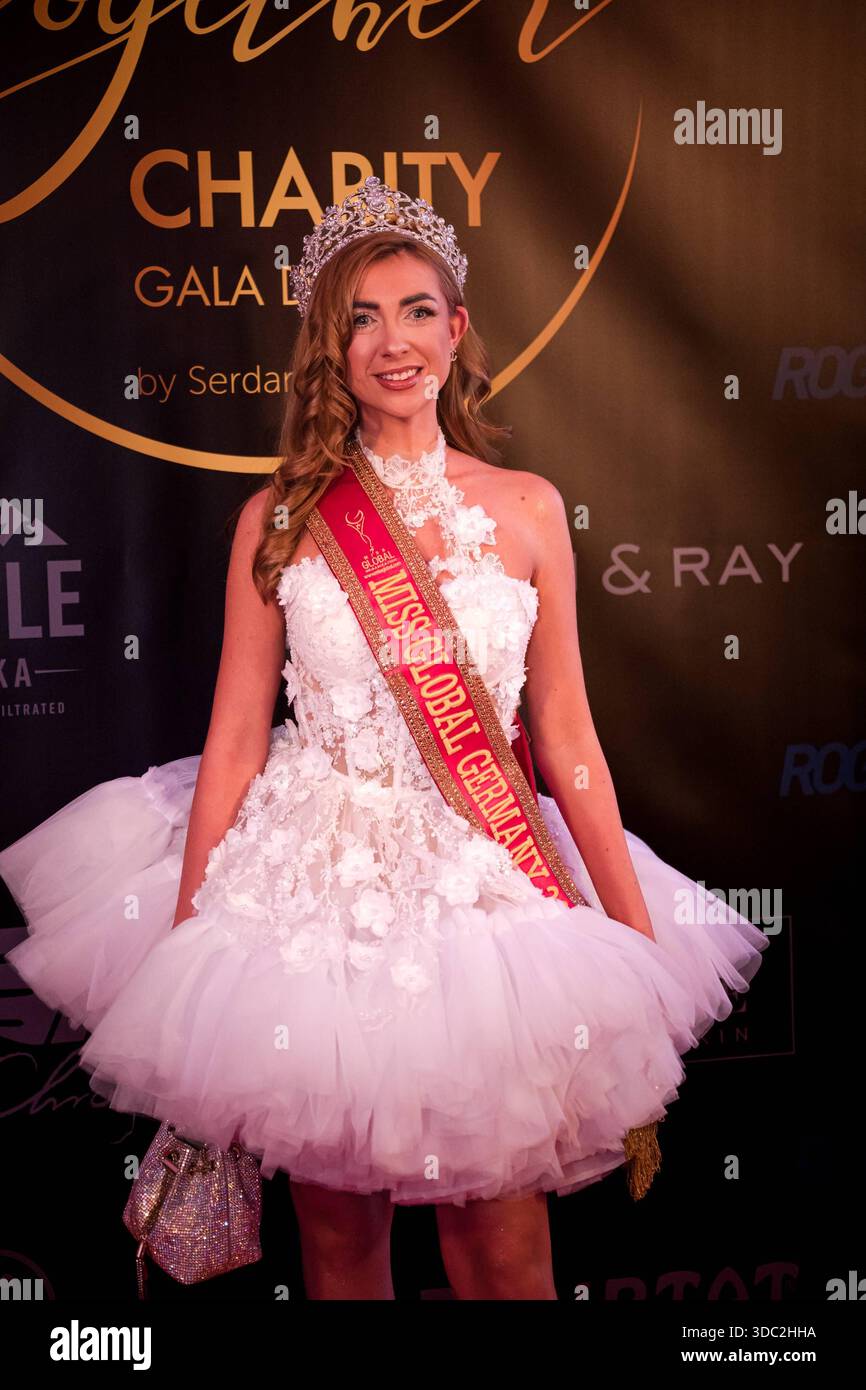 Patricia Rath Miss Global 23/24 bei der Award-Verleihung im Winter ...