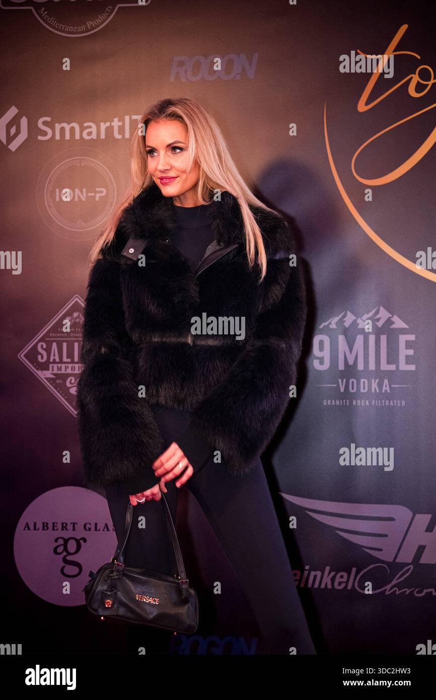 Franziska Czurratis Jenice, Singer, Songwriter, Model bei Auftritt auf ...