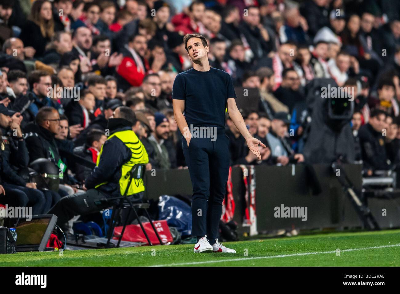 MADRID, SPAIN - DECEMBER 18: Head Coach Inigo Perez of Rayo Vallecano ...