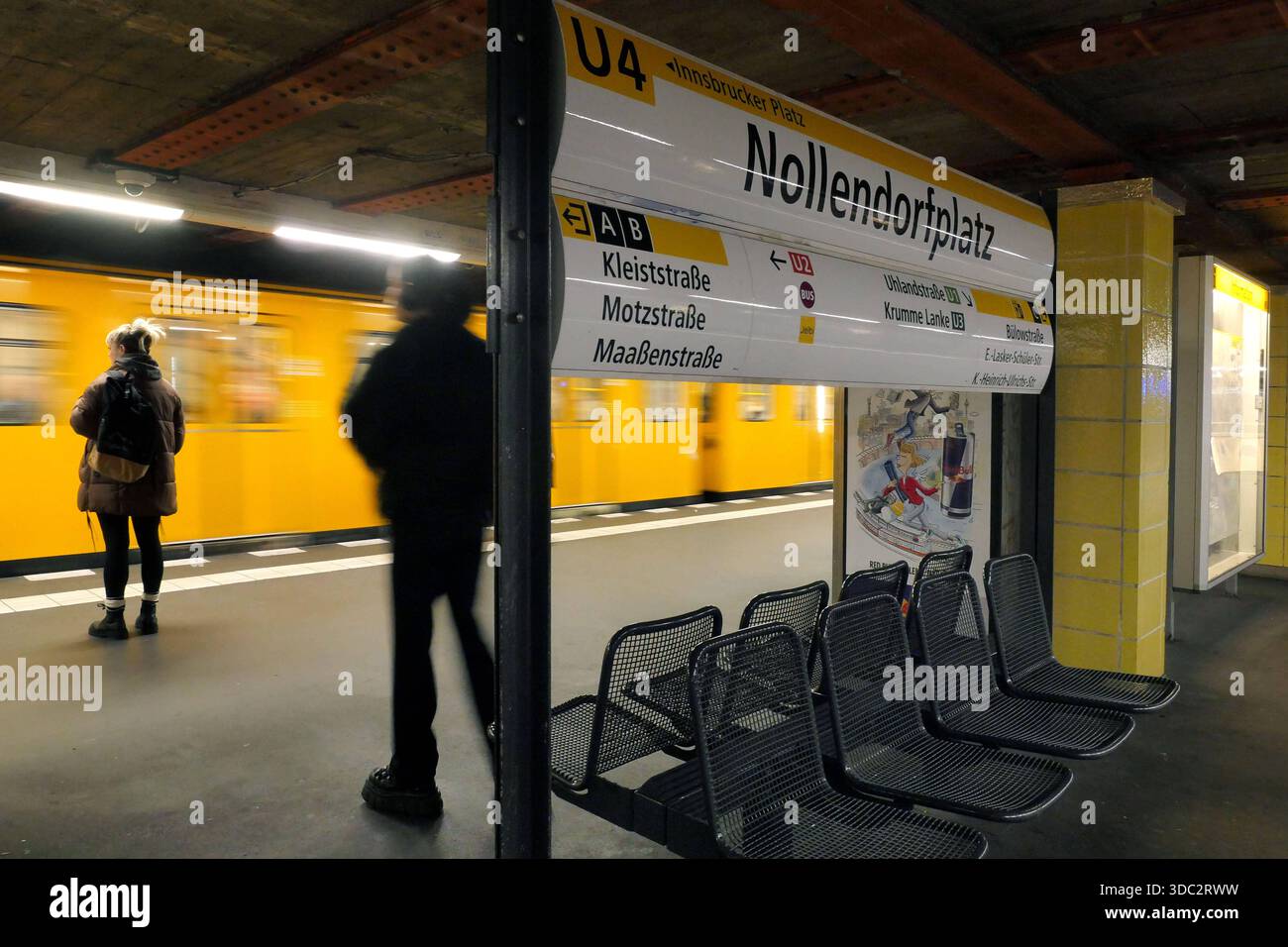18.12.2025, Berlin - Deutschland. U-Bahnhof Nollendorfplatz. *** 18 12 ...