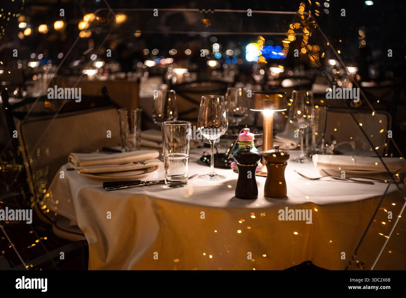 December 17 2025 new hi-res stock photography and images - Alamy