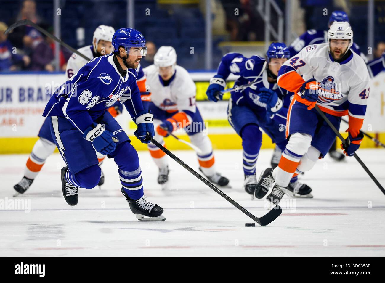 December 17, 2025: Syracuse Crunch center Jack Finley (62) handles the ...