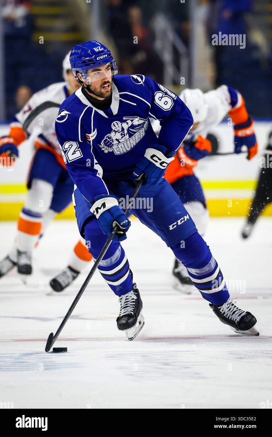 December 17, 2025: Syracuse Crunch center Jack Finley (62) handles the ...