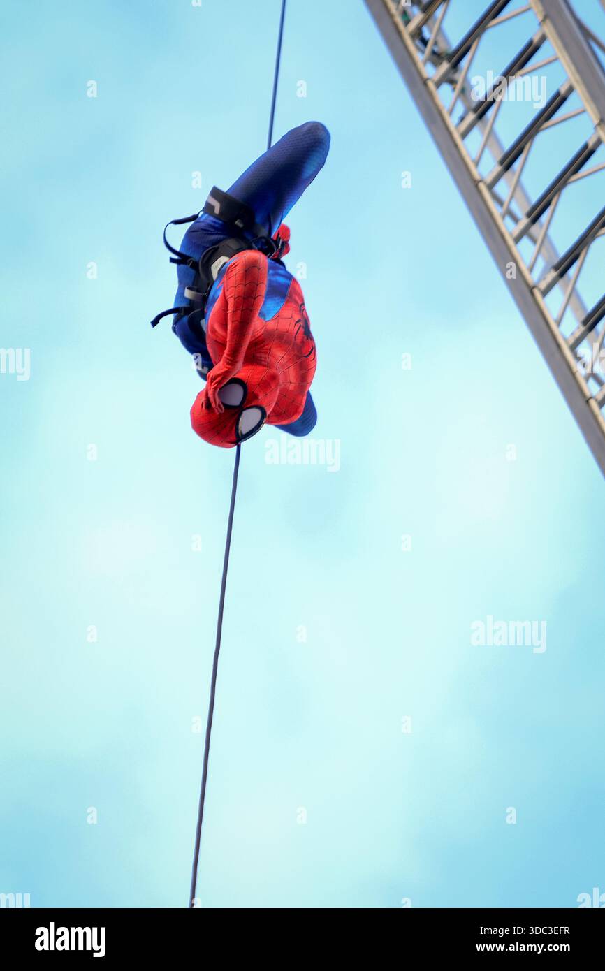 Firefighter Leo Rados in Spider-Man costume surprised all children i ...