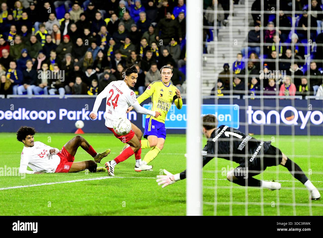 LEEUWARDEN , 19-12-2025 , Kooi Stadion , season 2025 / 2026 , Dutch ...