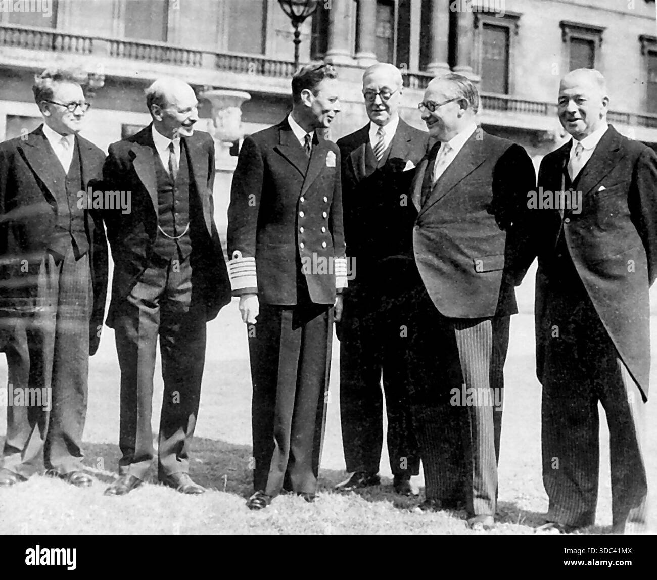 King And Laborites -- King George talks with five members of the New ...