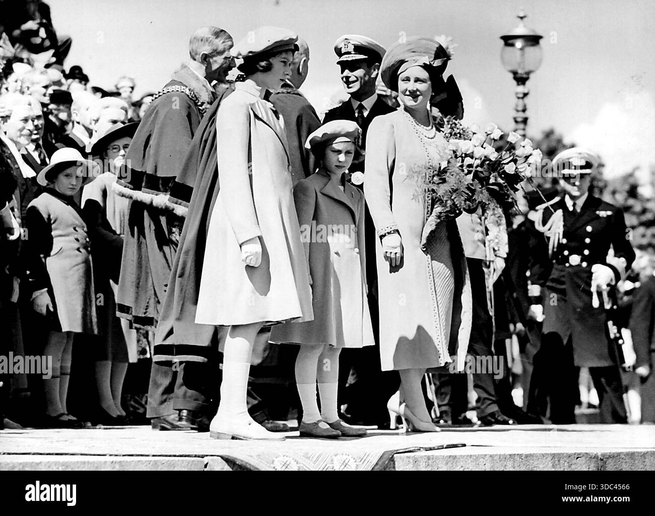 King And Queen Leave Portsmouth for Canada -- The King and Queen with ...
