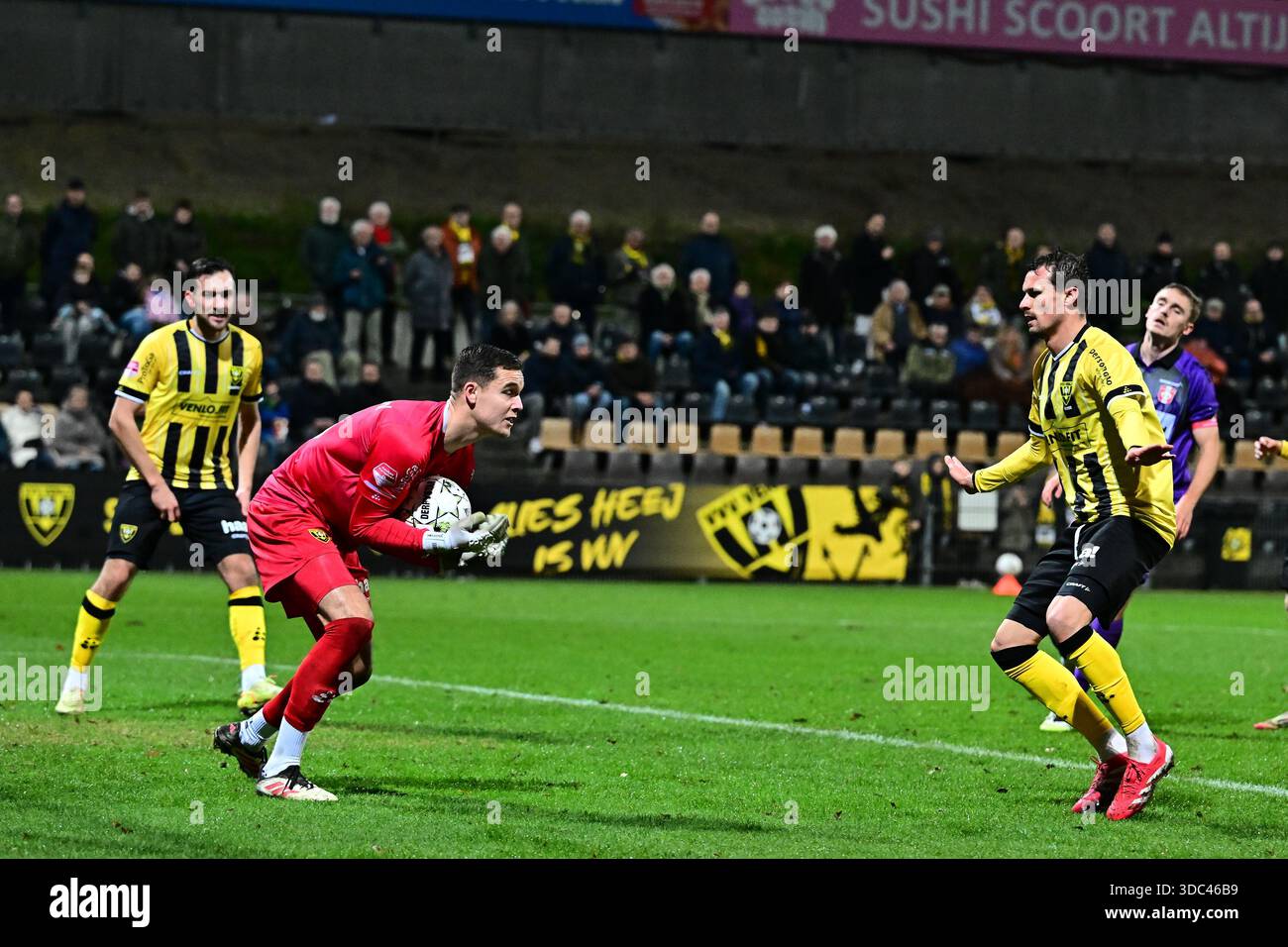 VENLO, 19-11-2025, Seacon Stadium - De Koel , season 2025 / 2026 ...