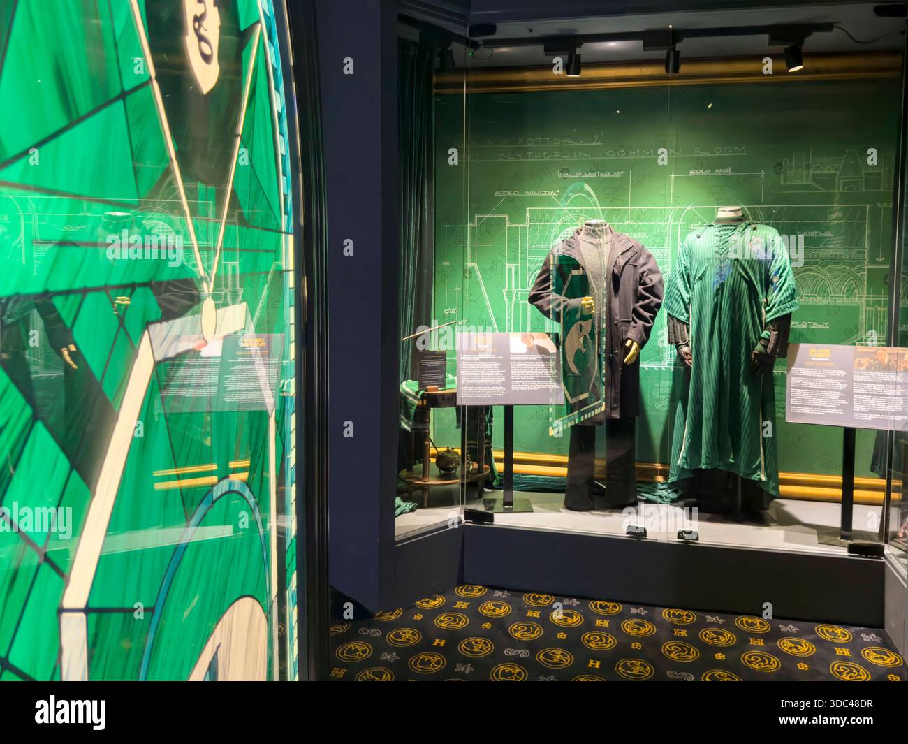 Ausstellungseröffnung Harry Potter: Die Ausstellung im Erlwein Forum in ...