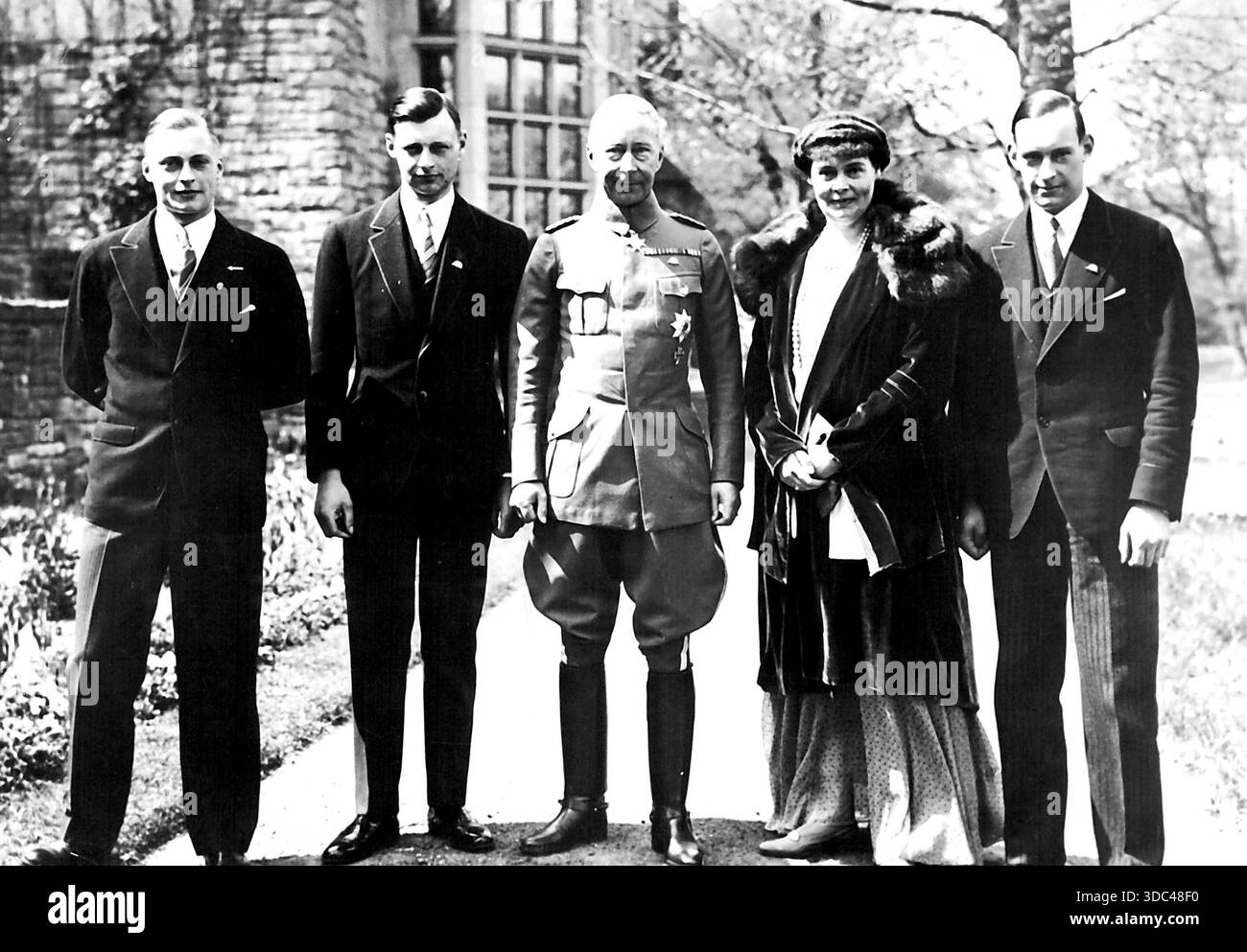 Ex-Crown Prince and his sons -- An exclusive picture taken a few days ...