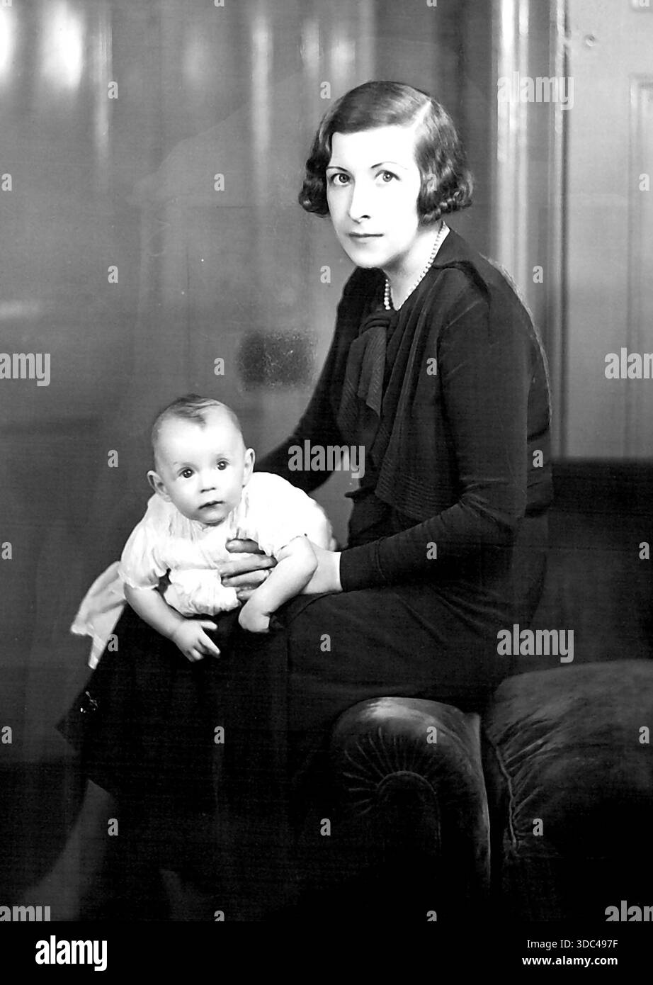 Wife Of A Prince - Princess Fazil, photographed in London with her son ...