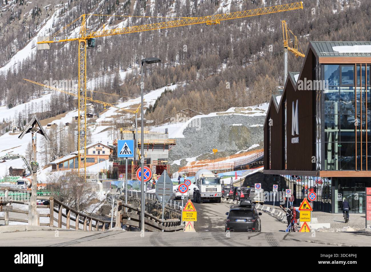 Road to cortina 2026 hi-res stock photography and images - Alamy