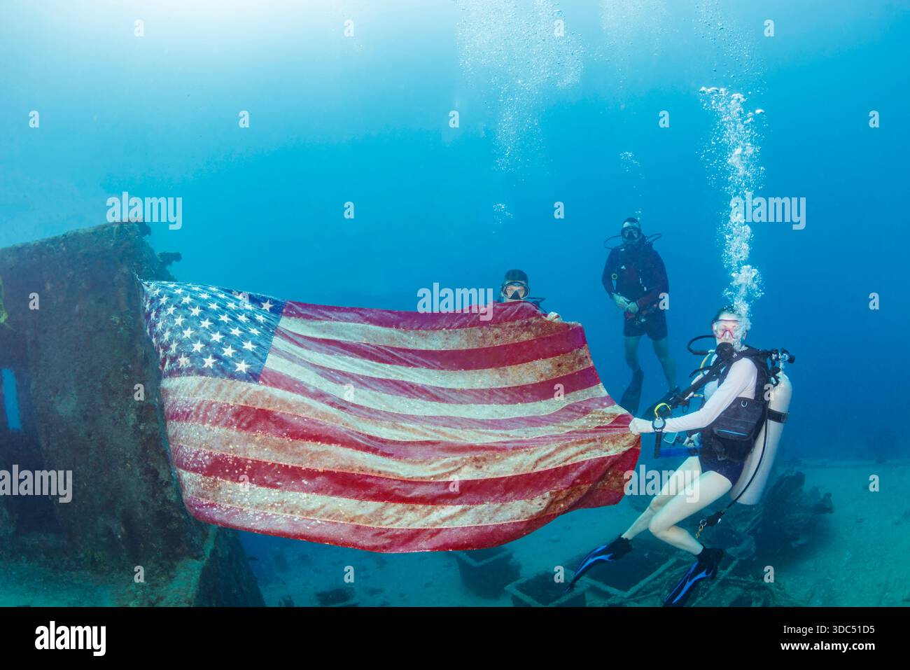 Underwater photography sunken ship wreck hi-res stock photography and ...