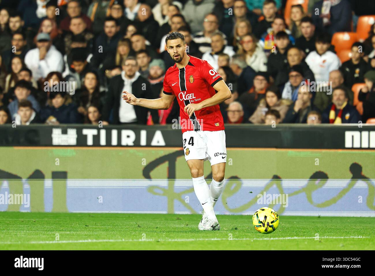 Valencia, Spain. 19th Dec, 2025. Martin Valjent (Mallorca) Football ...