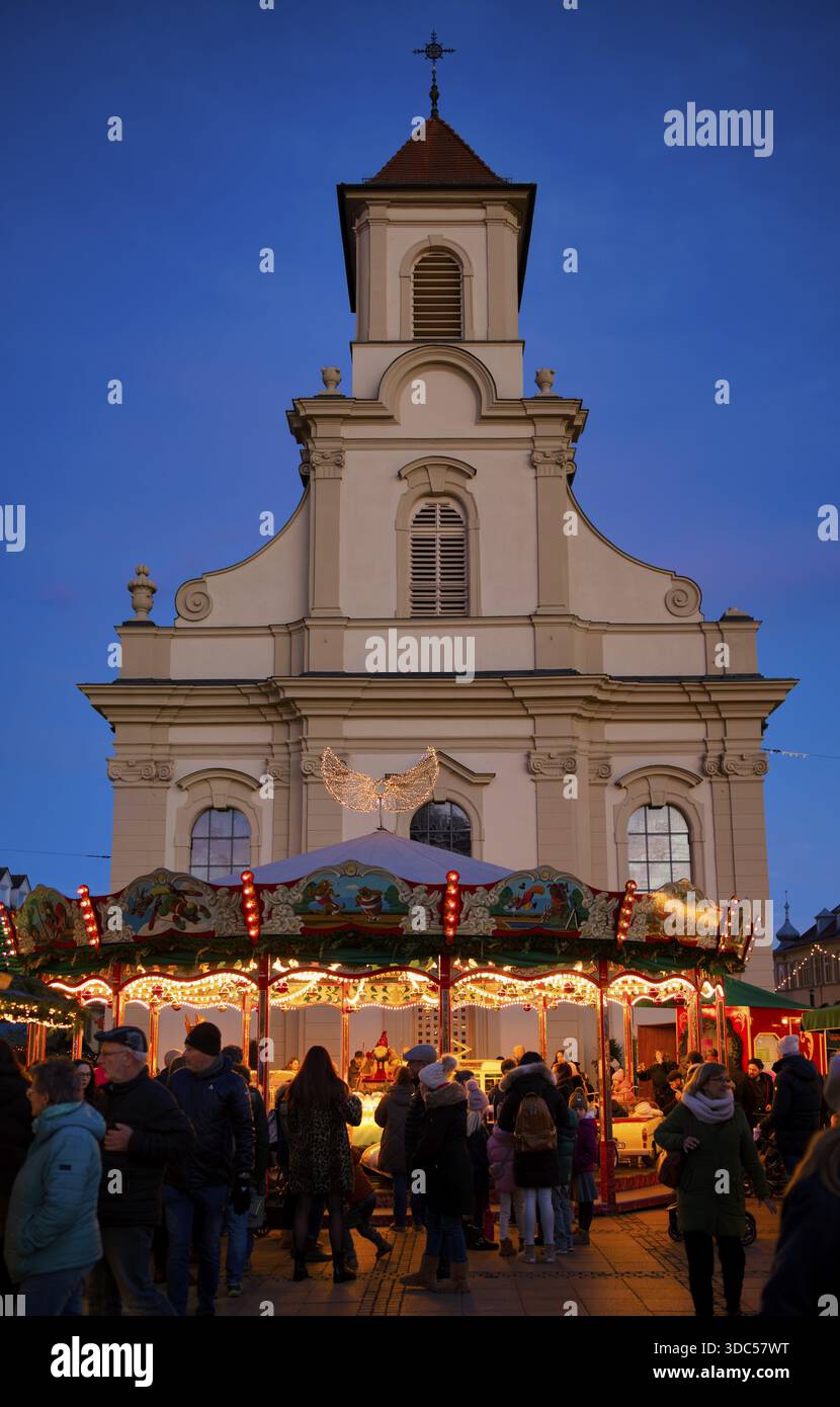 Carousel, catholic church of the Most Holy Trinity, people, visitors ...