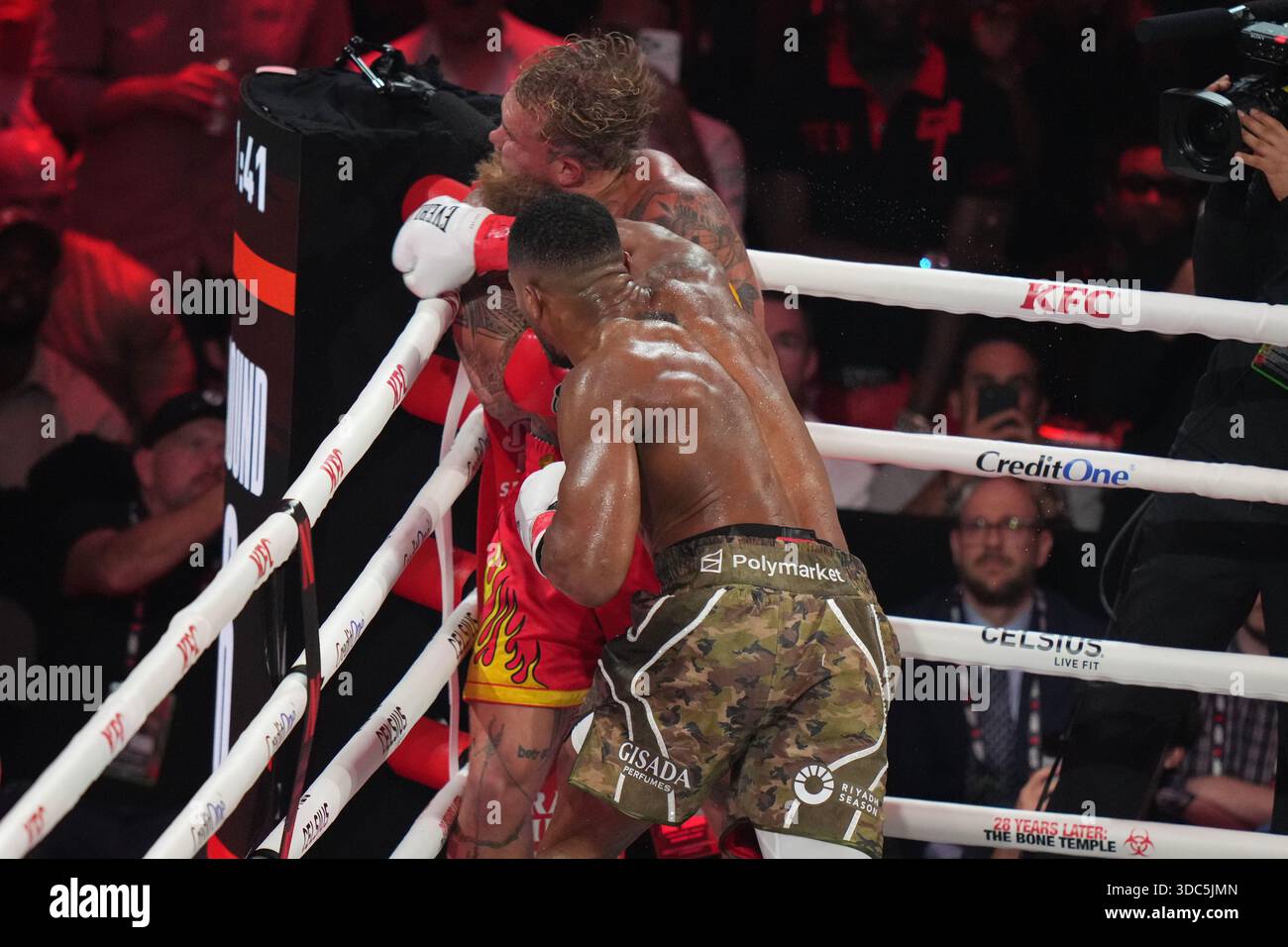 Anthony Joshua punches Jake Paul during their heavyweight boxing match ...