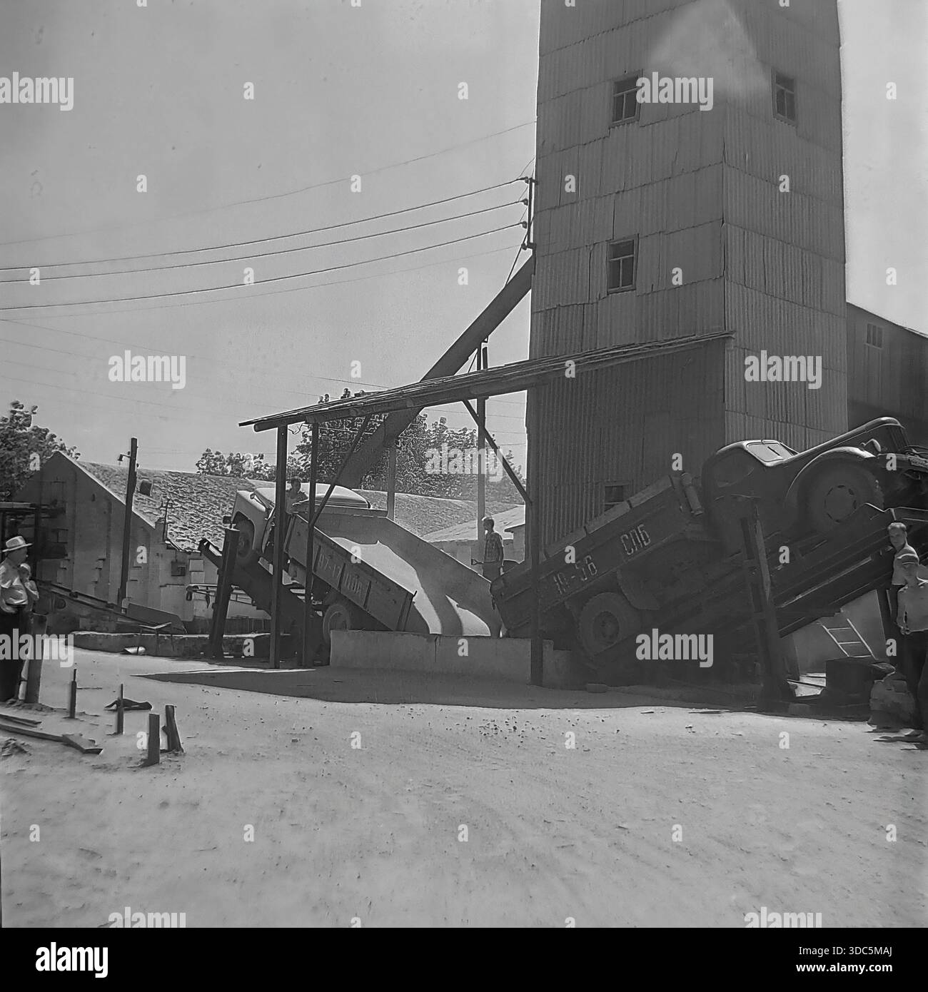 Receiving wheat hi-res stock photography and images - Alamy