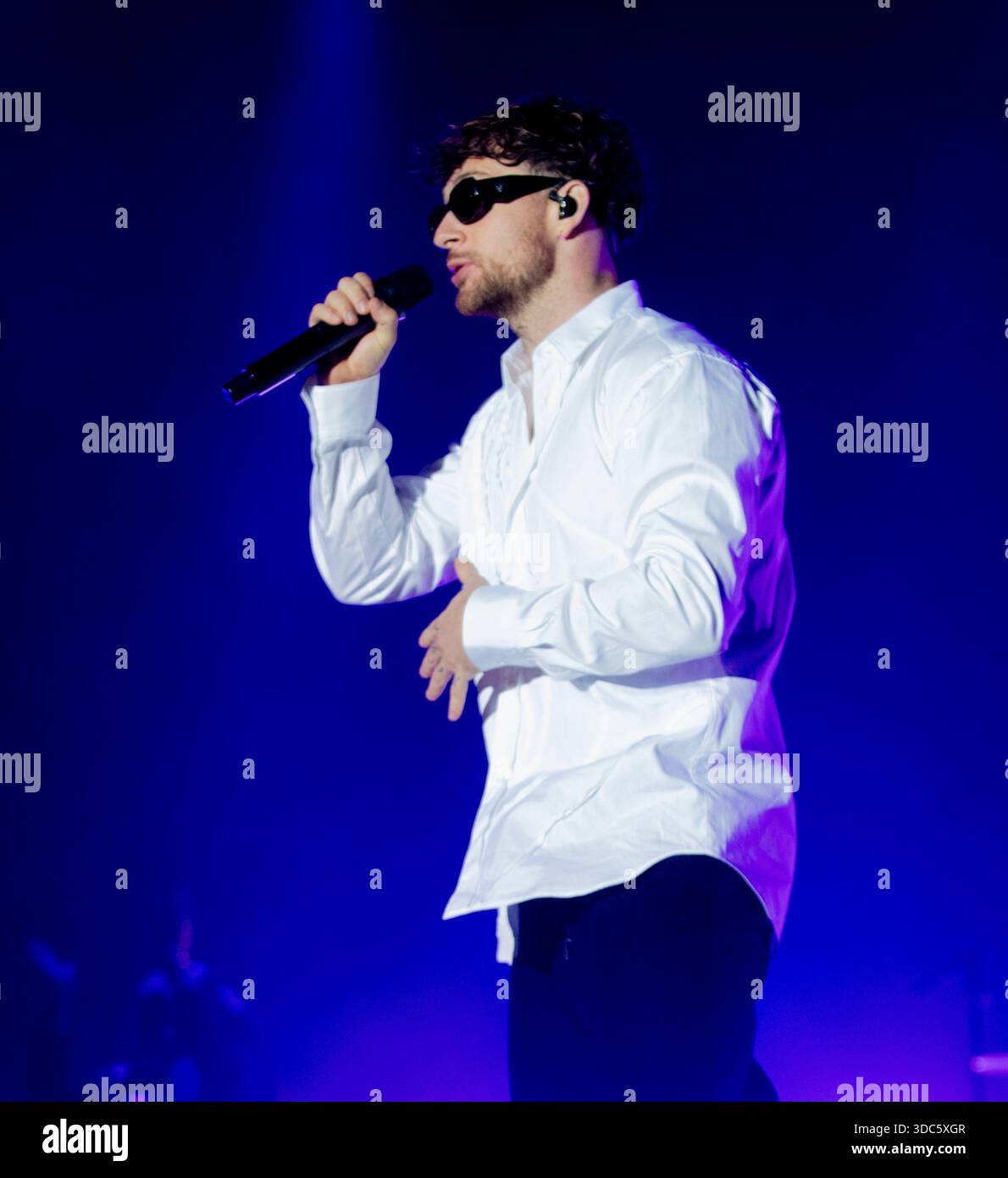 Tom Grennan preforming at The Big Feastival 2023 on Alex James' farm ...