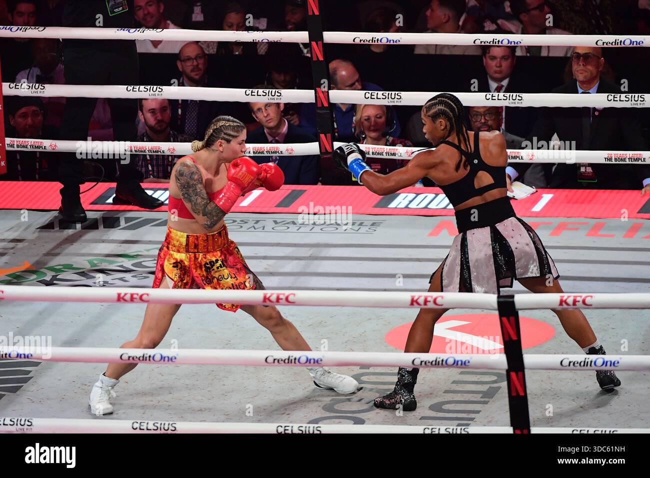 Leila Beaudoin and Alycia Baumgardner square up during their boxing ...