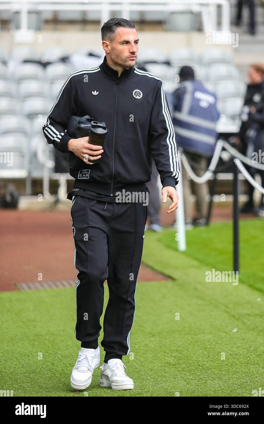 Fabian Schär Of Newcastle United Arrives during the Newcastle United v ...