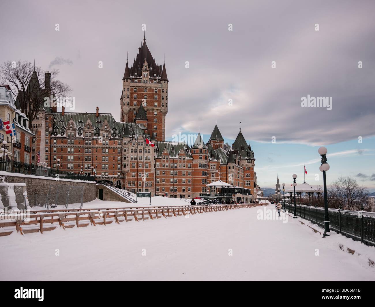 Le Chateau Frontenac, a luxury hotel managed by Fairmont Hotels ...