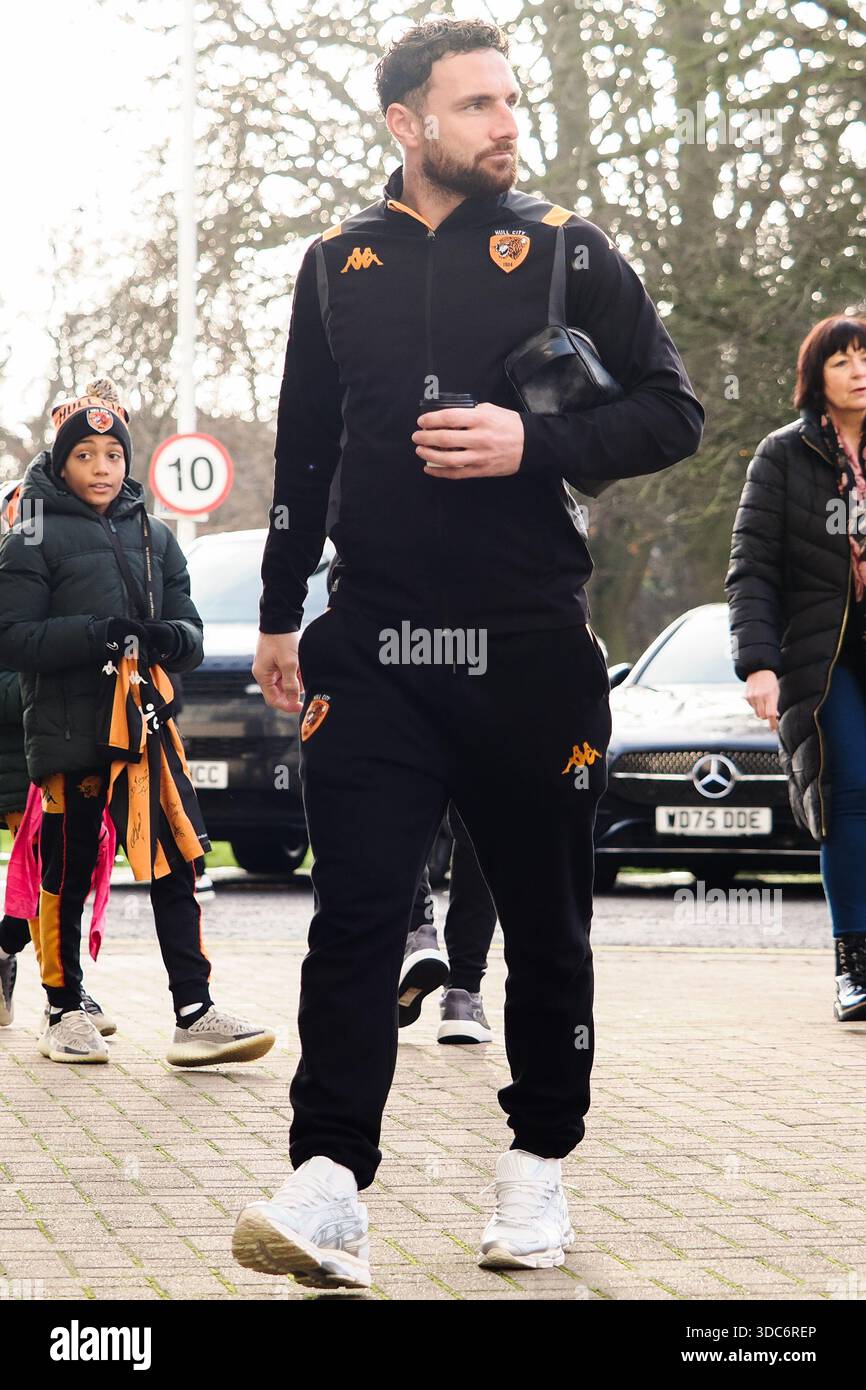 Hull, United Kingdom . 20 December, 2025. Pictured left to right, Lewis ...