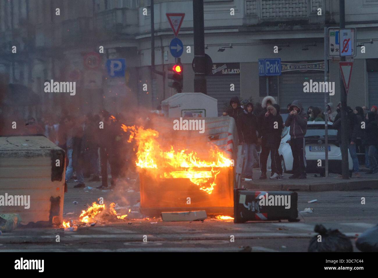 Turin, Guerrilla activity in the city at the demonstration against the ...