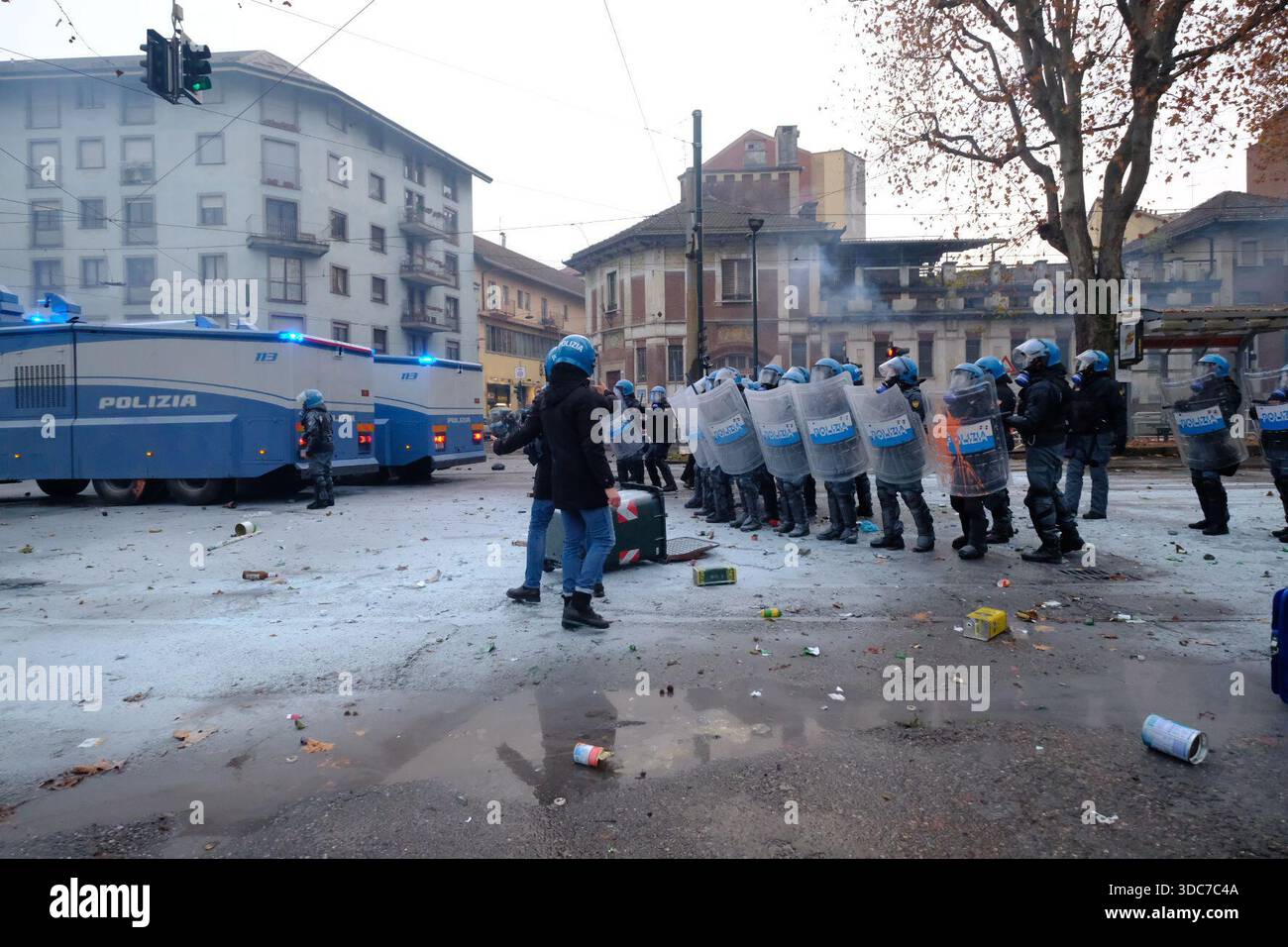 Turin, Guerrilla activity in the city at the demonstration against the ...