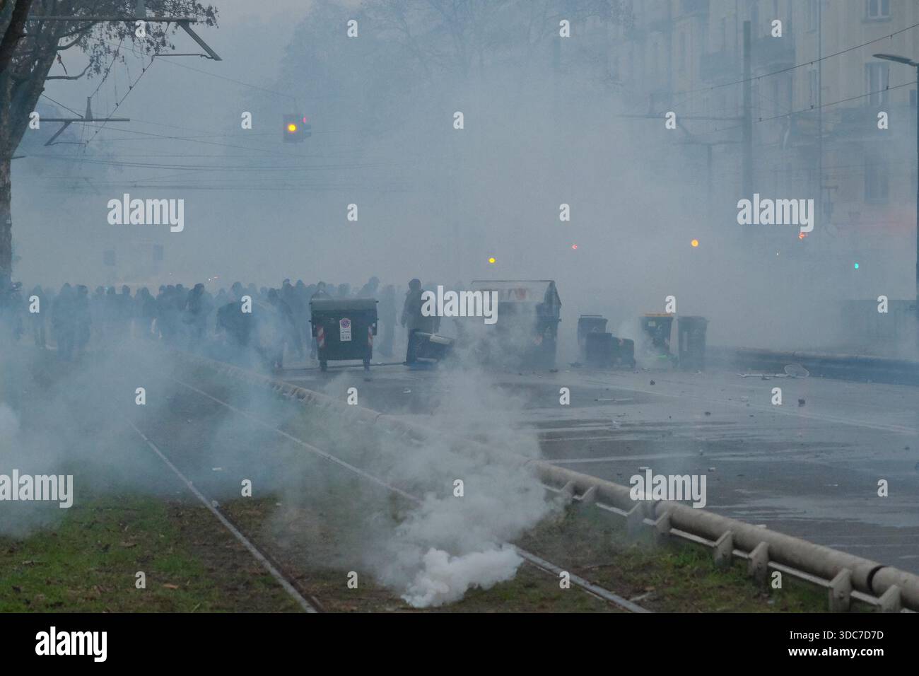 Turin, Guerrilla activity in the city at the demonstration against the ...