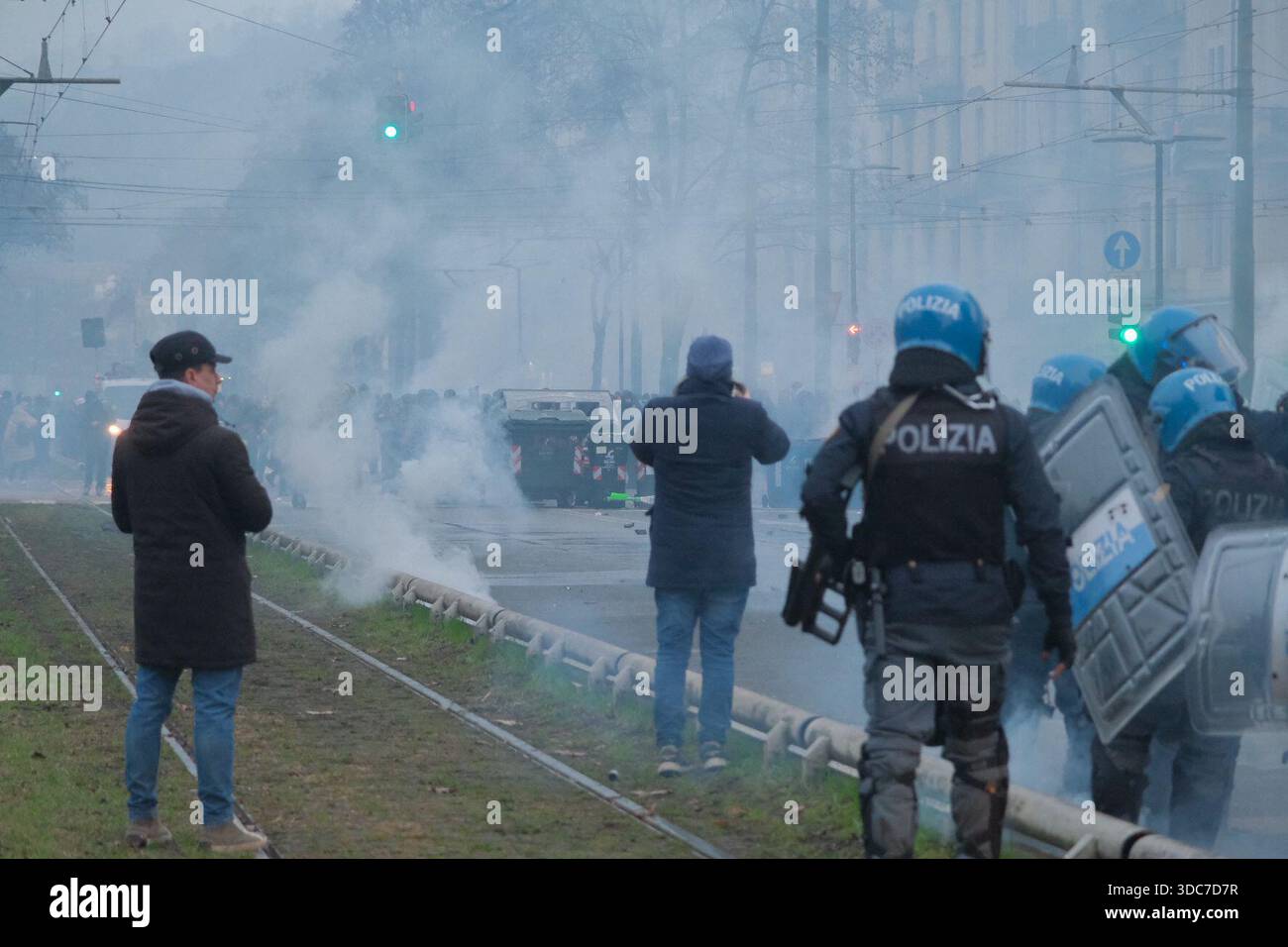 Turin, Guerrilla activity in the city at the demonstration against the ...