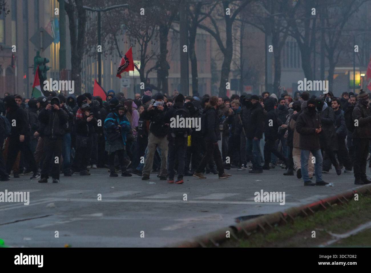 Turin, Guerrilla activity in the city at the demonstration against the ...