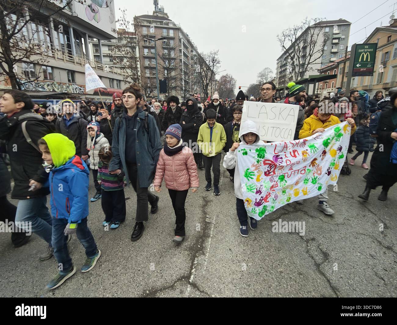 Turin, Guerrilla activity in the city at the demonstration against the ...