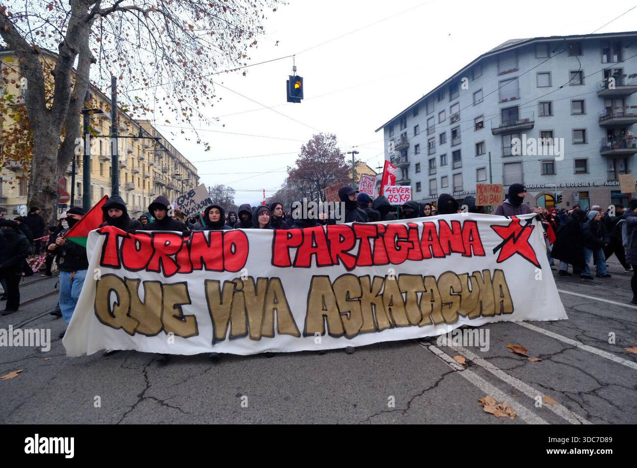 Turin, Guerrilla activity in the city at the demonstration against the ...