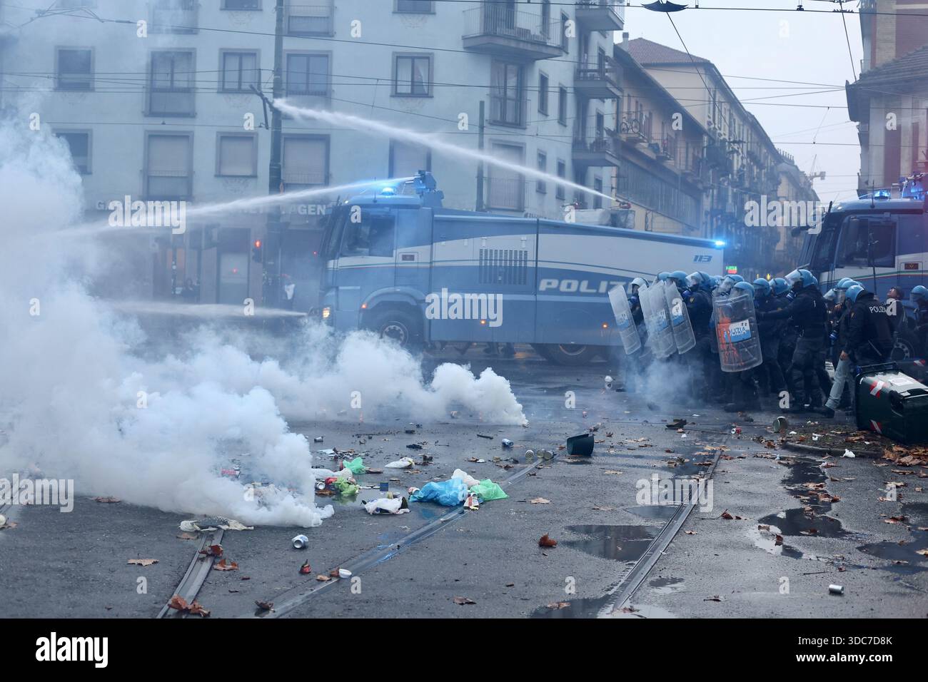 Turin, Guerrilla activity in the city at the demonstration against the ...