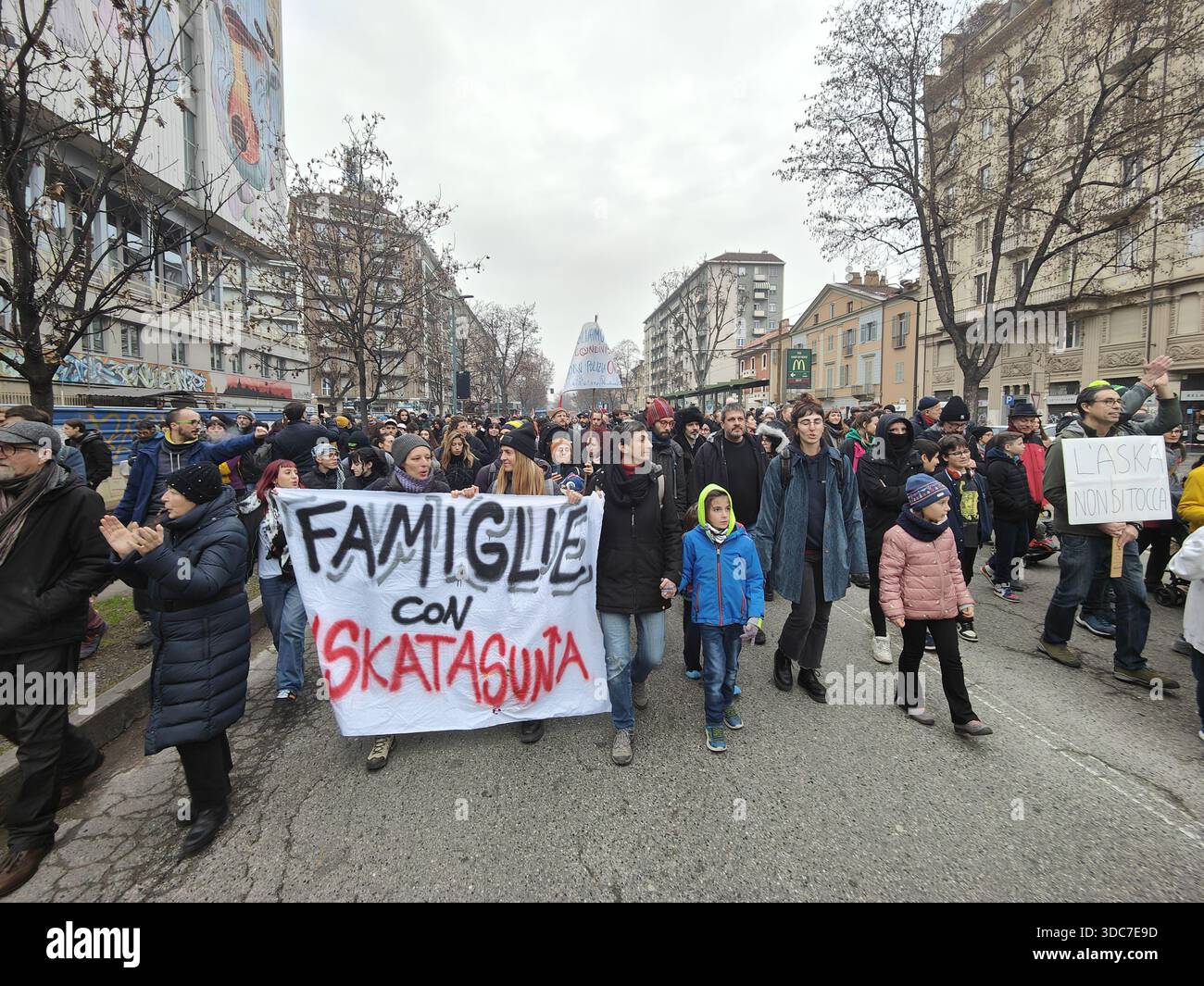 Turin, Guerrilla activity in the city at the demonstration against the ...