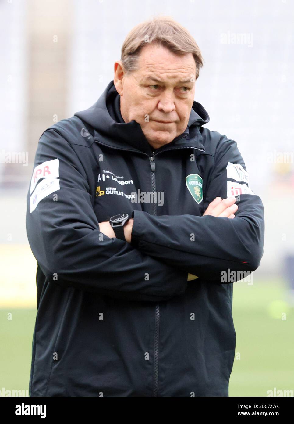 December 20, 2025, Tokyo, Japan - Toyota Berblitz head coach Steve ...